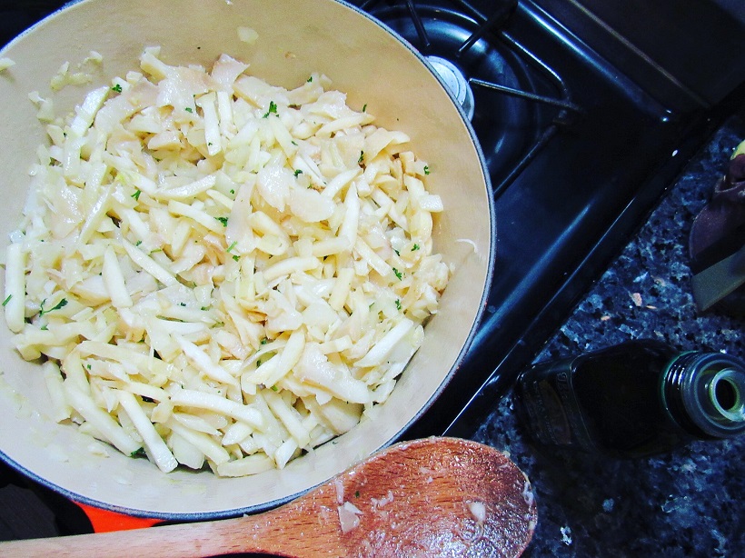 Bacalhau à Brás (Salted Cod with Fried Potatoes) – The Five Marias
